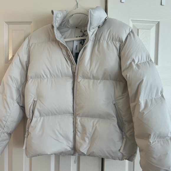 Aritzia | Jackets & Coats | Aritzia Mega Puff Jacket | Poshmark